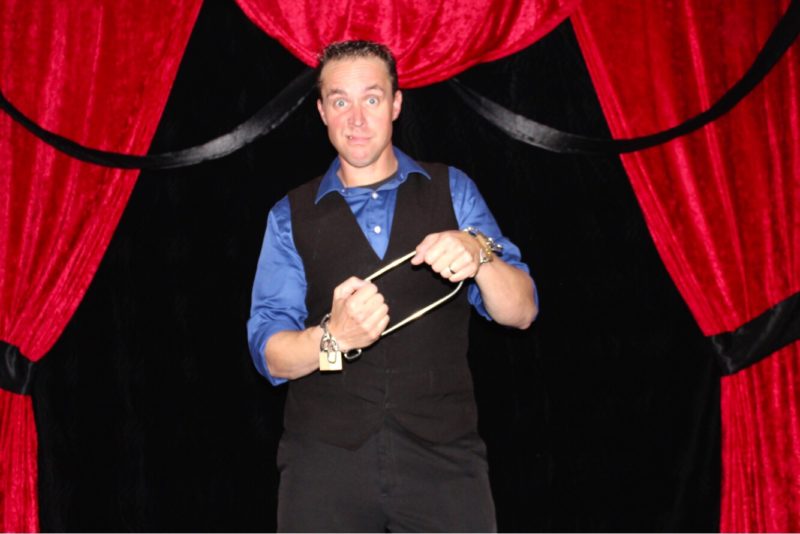 Party Magician & Magic Shows in Phoenix & Gilbert AZ - Magic By Robbie