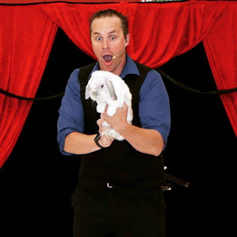 Party Magician & Magic Shows in Phoenix & Gilbert AZ - Magic By Robbie