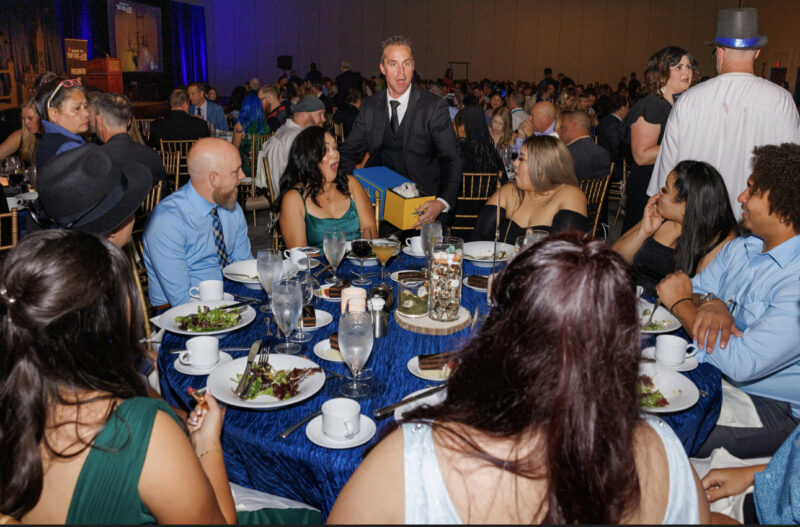 Magicians For Corporate Events & Entertainment Phoenix AZ | Magic By Robbie